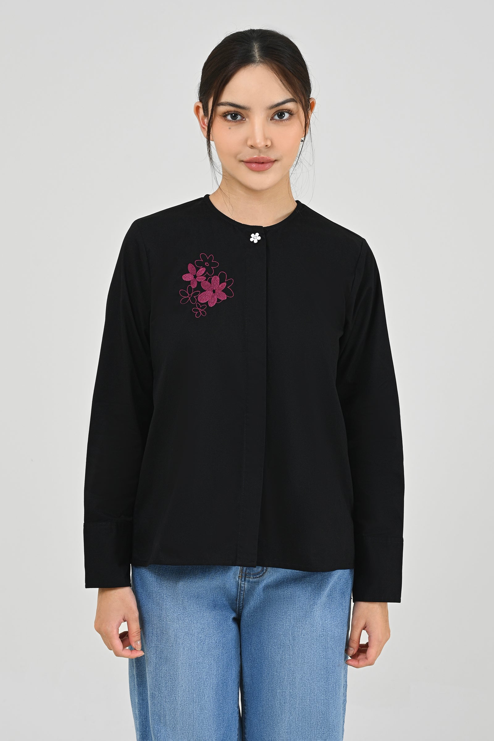 MONARA OUTER – GEULIS