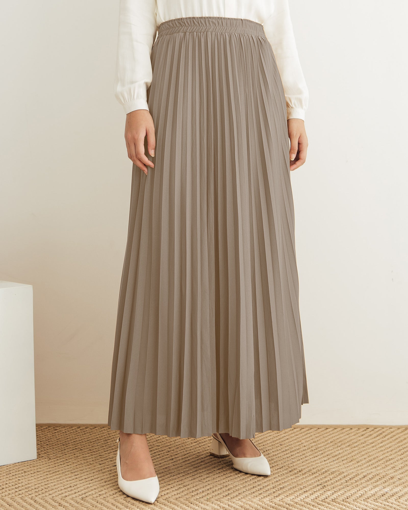 GIA SKIRT MONOCHROME COLOR – GEULIS & KASEP